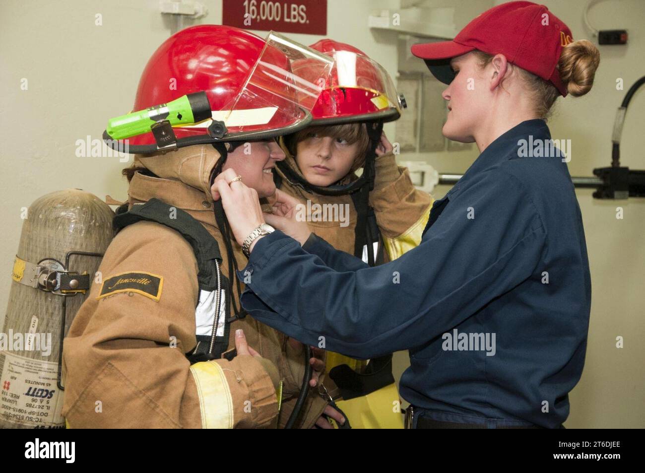 USS Frank Cable 130110 Stock Photo - Alamy