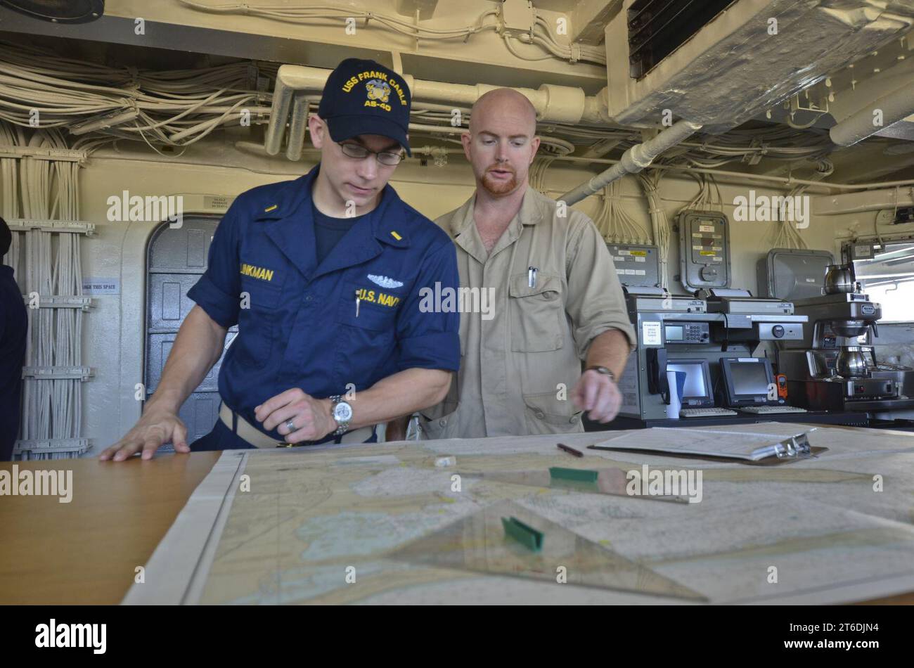 Uss frank cable as40 hi-res stock photography and images - Alamy