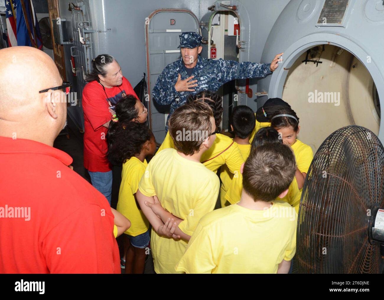 USS Frank Cable operations 140528 Stock Photo - Alamy