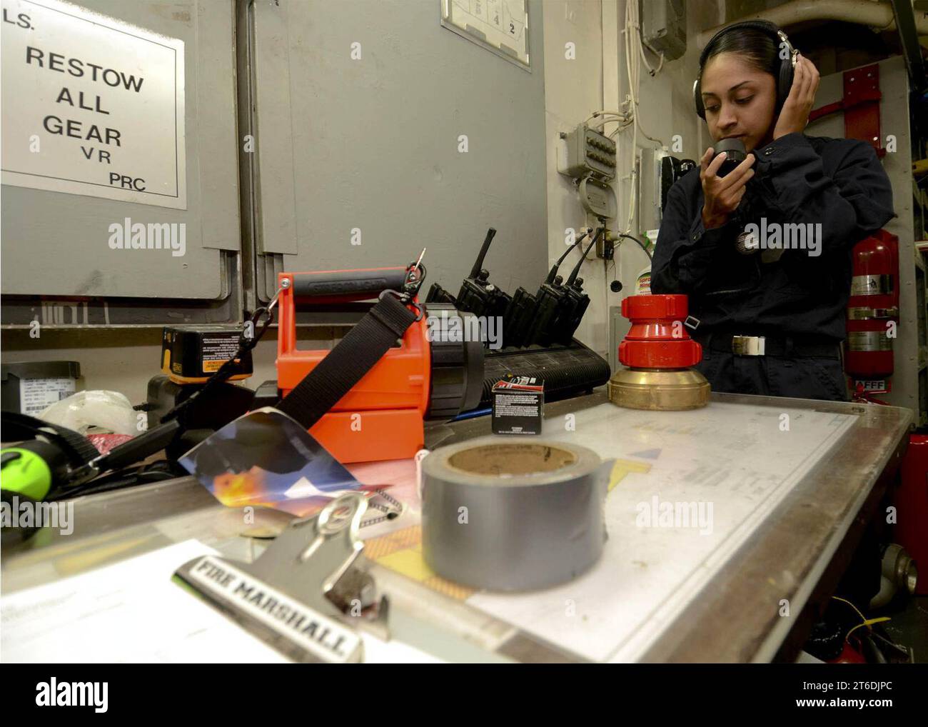 USS Frank Cable operations 151015 Stock Photo - Alamy