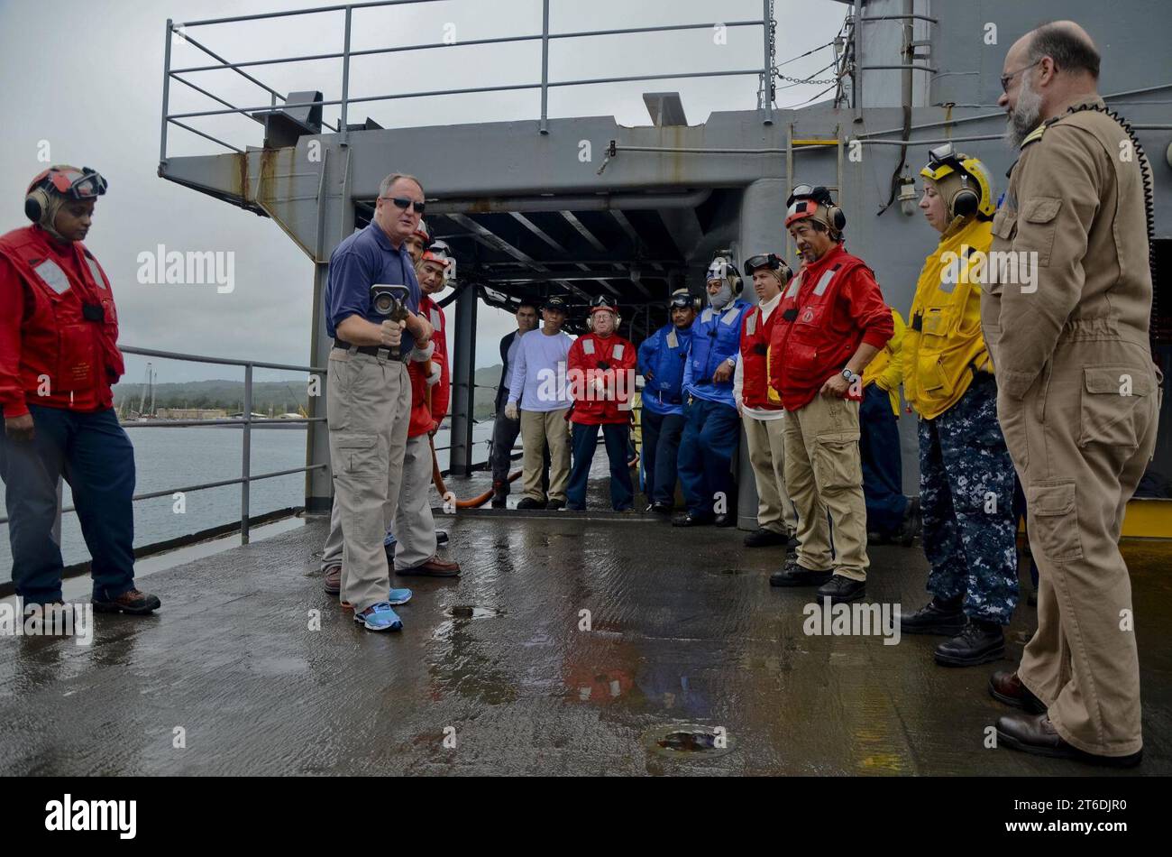 USS Frank Cable operations 140919 Stock Photo - Alamy