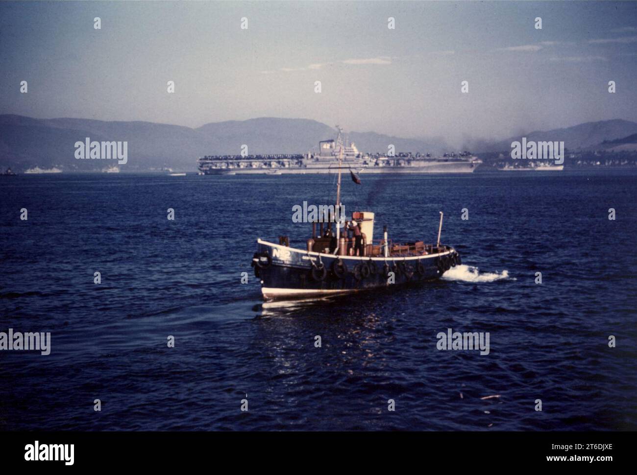 USS Franklin D Roosevelt (CVB-42) anchored in the Med 1952 Stock Photo ...