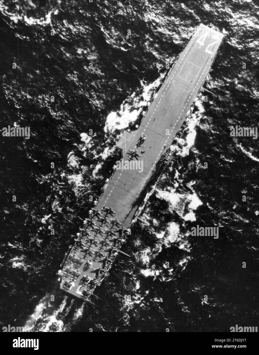 USS Franklin D. Roosevelt (CVB-42) overhead view in 1946 Stock Photo ...
