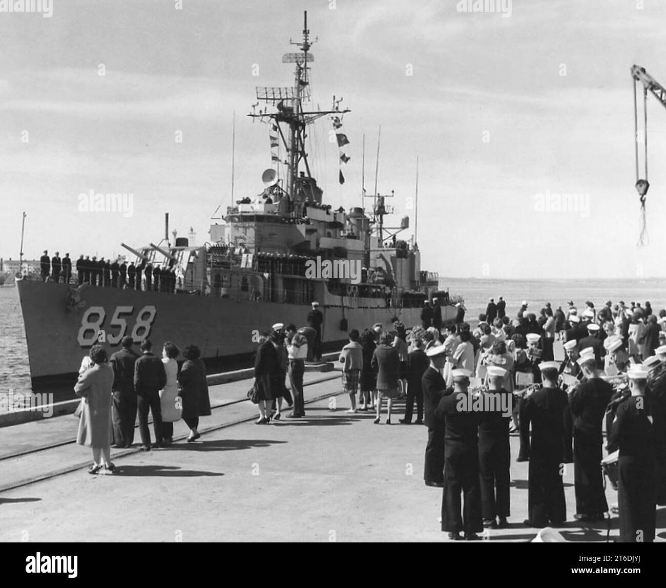 Uss fred t berry hi-res stock photography and images - Alamy