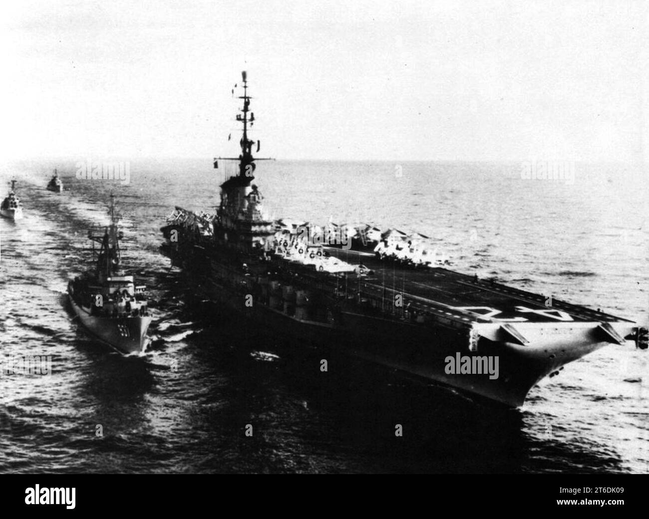 USS Franklin D. Roosevelt (CVA-42) refuels USS Davis (DD-937), circa in ...