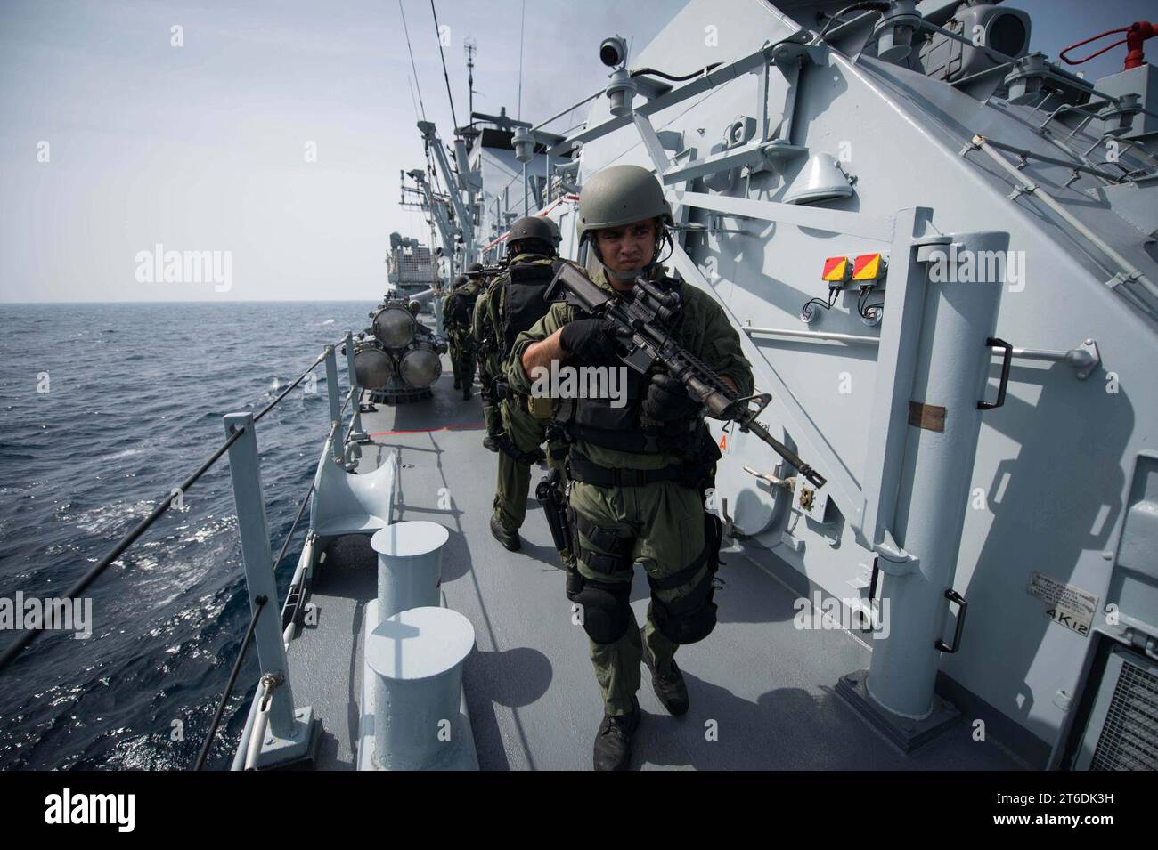 USS Freedom conduct VBSS training. (9102920072 Stock Photo - Alamy