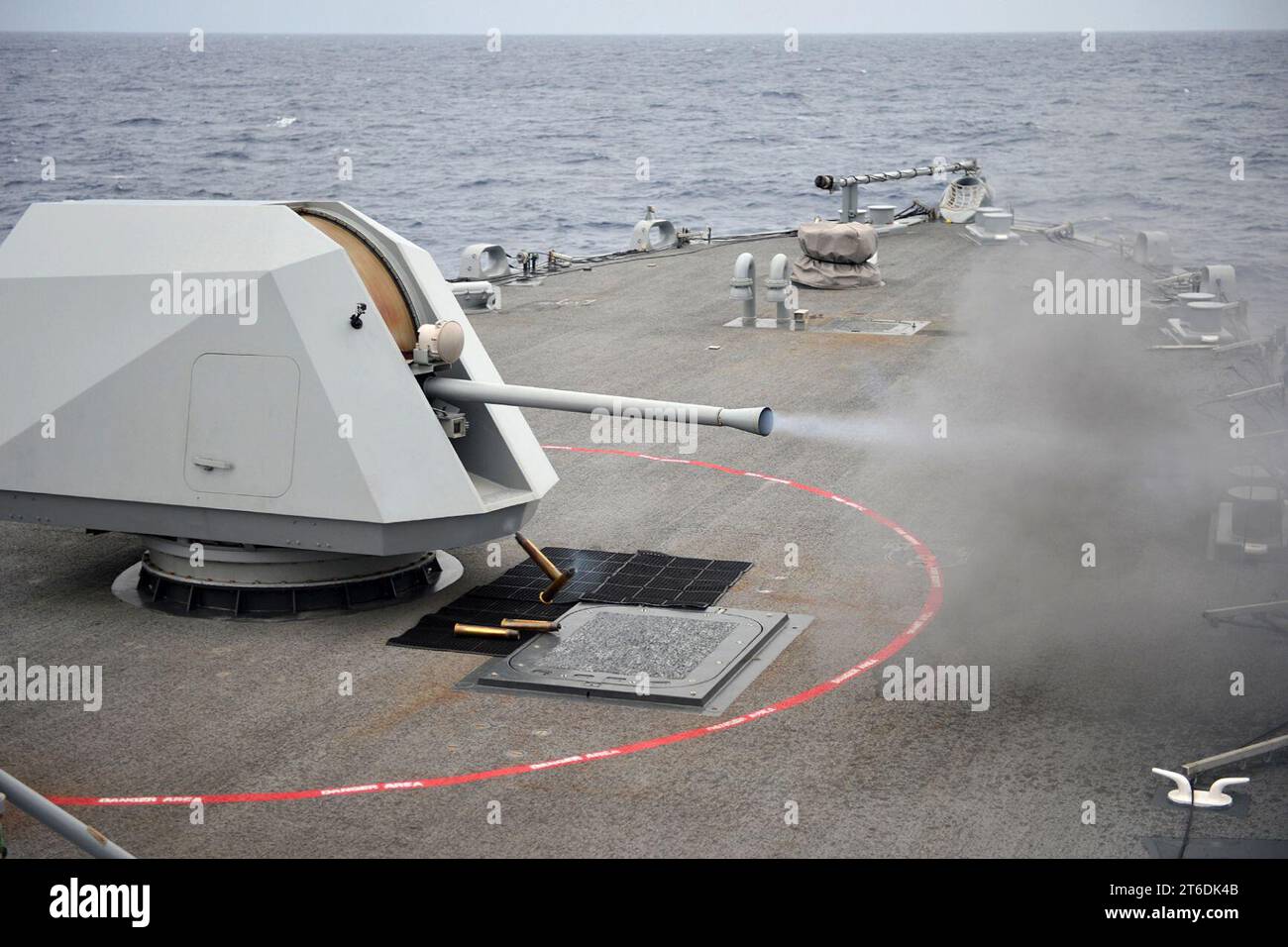 USS Freedom fires 57mm rounds. (9191403329 Stock Photo - Alamy