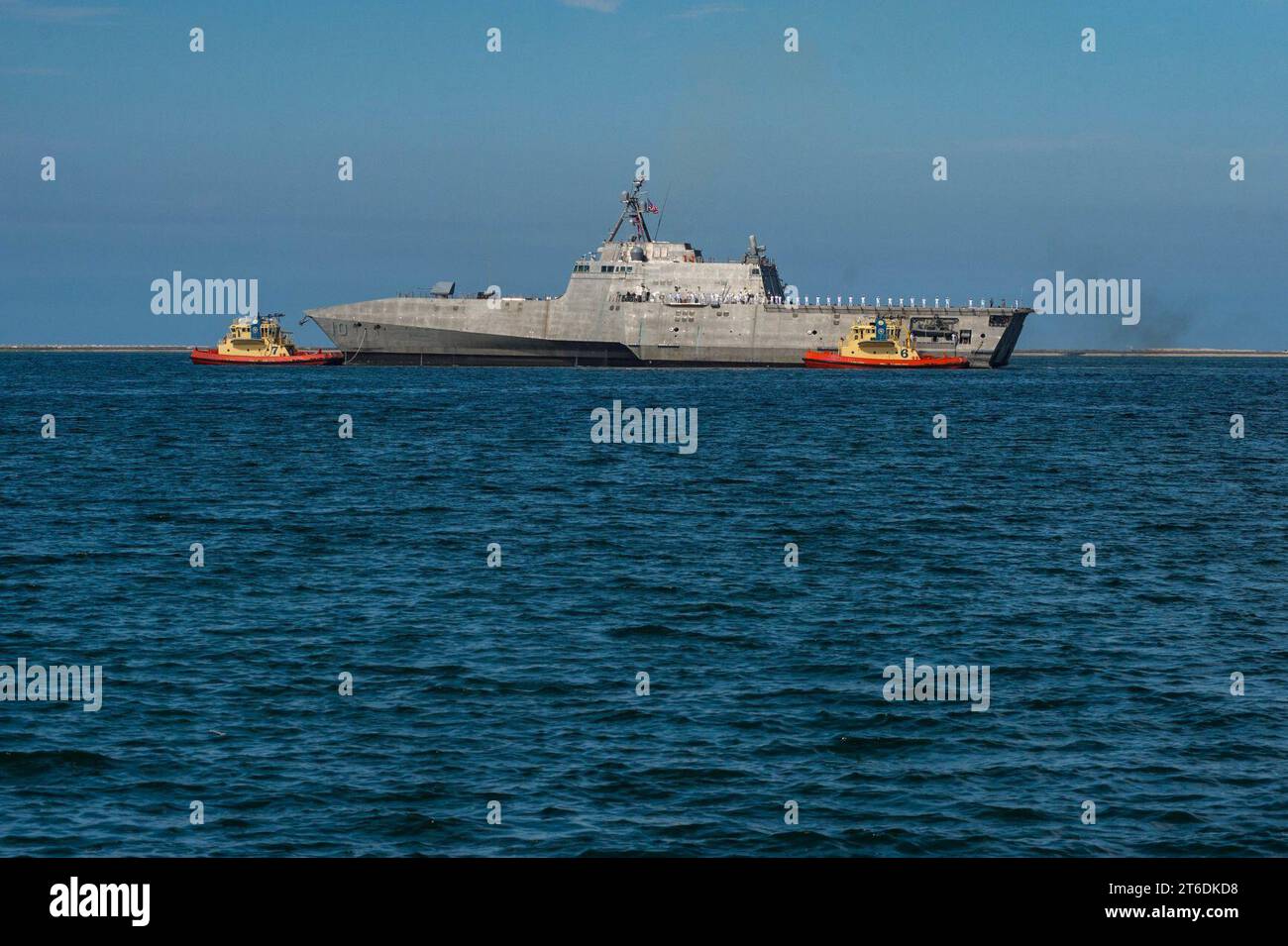 Uss gabrielle giffords lcs 10 hi-res stock photography and images - Alamy