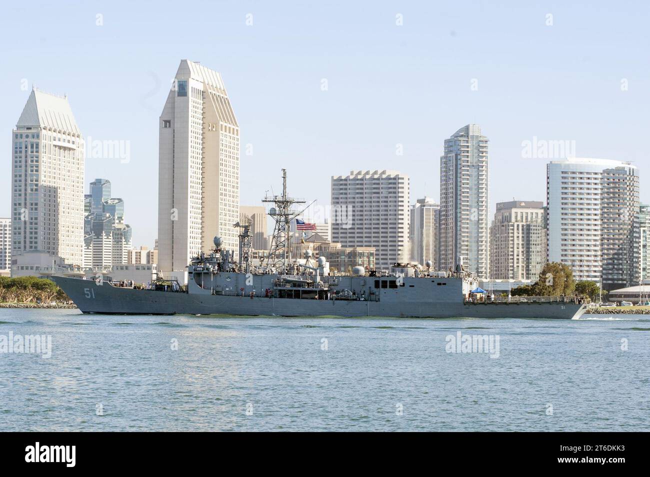 Guided missile frigate uss gary ffg 51 hi-res stock photography and ...