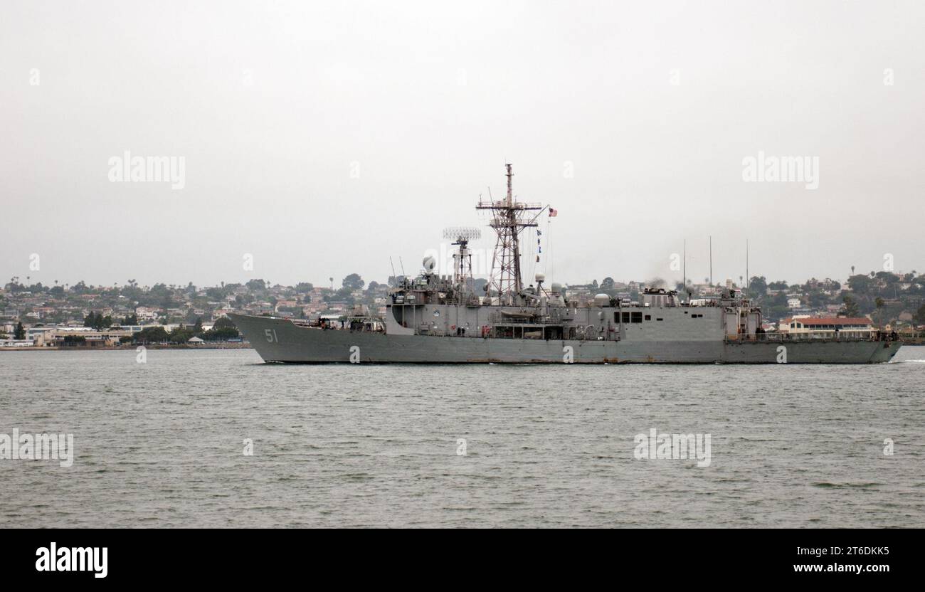 USS Gary departs Naval Air Station North Island 130724 Stock Photo - Alamy