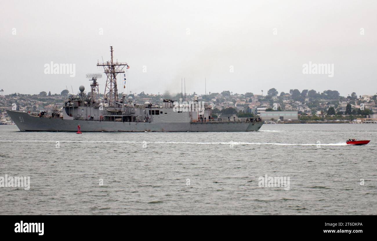 USS Gary departs Naval Air Station North Island 130724 Stock Photo - Alamy