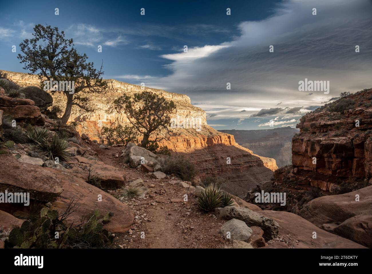 Hermit Trail Begins to Enter The Wide Open Canyon into the Grand Canyon ...