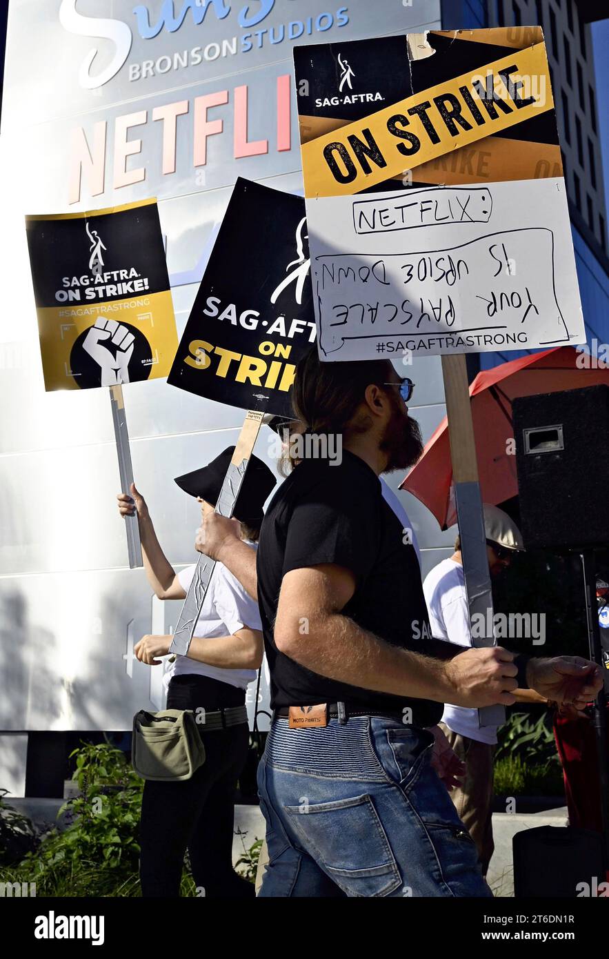 SAG-AFTRA actor union members demonstrate outside Netflix studios, in ...