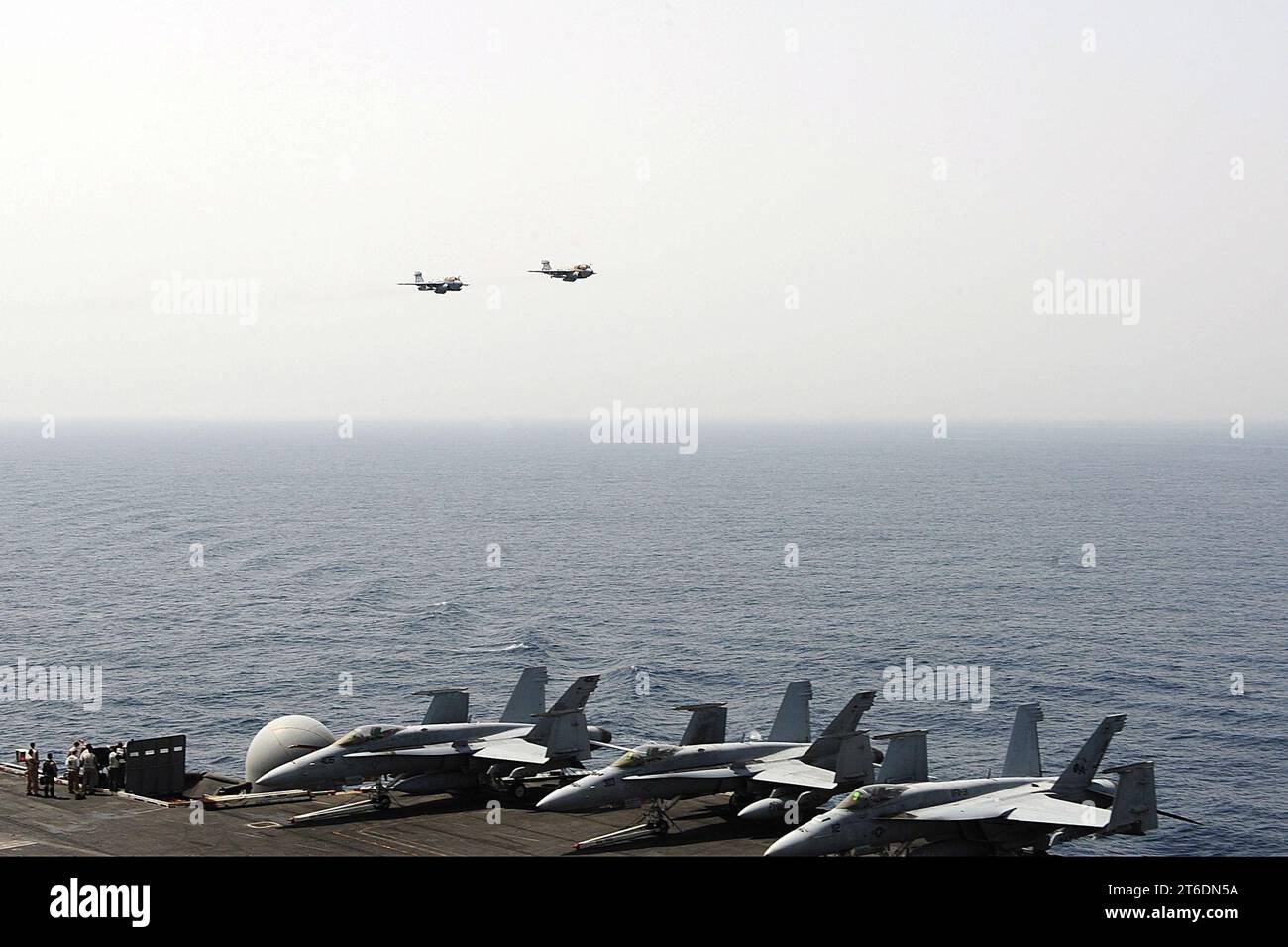USS George H.W. Bush (CVN 77) 140609 Stock Photo - Alamy