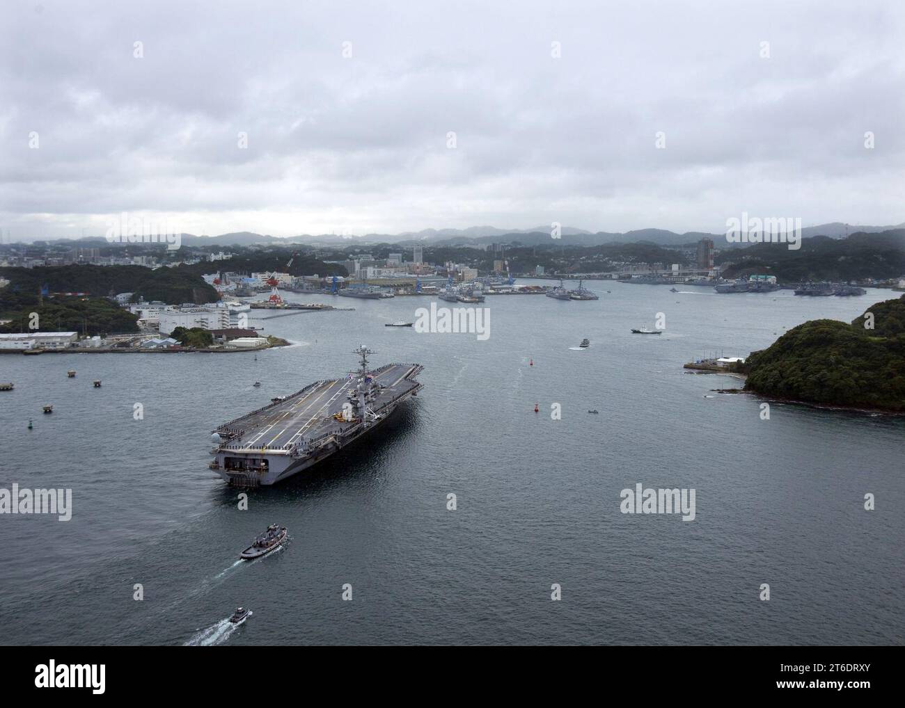 USS George Washington action in Japan Stock Photo - Alamy