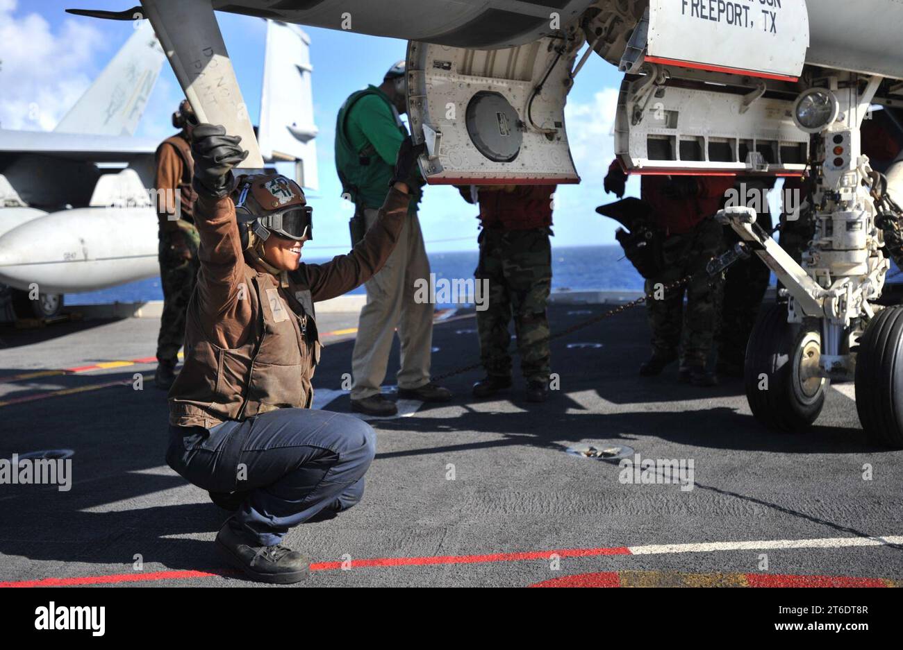 USS George Washington flight deck operations 130725 Stock Photo - Alamy