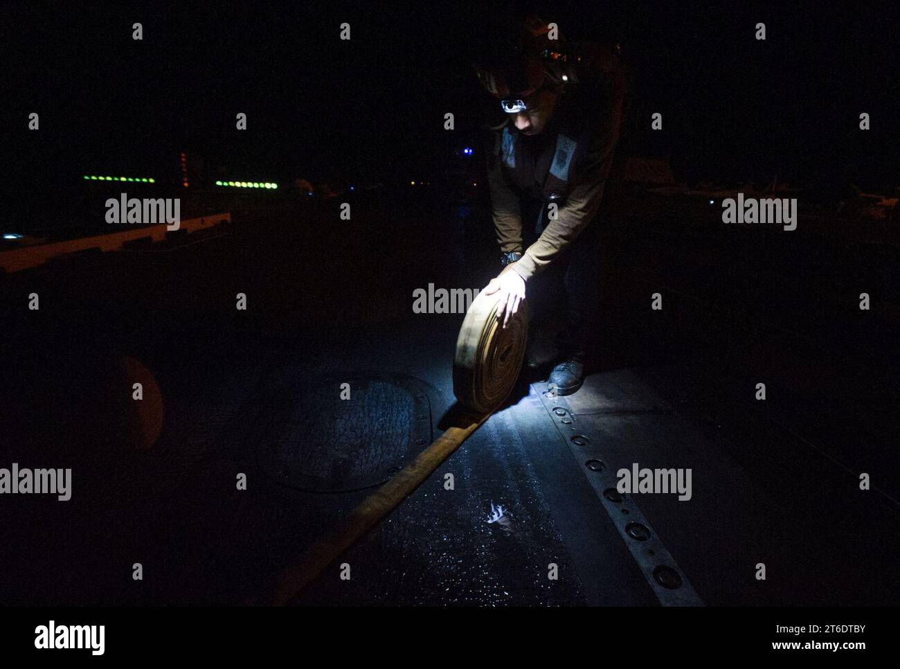 USS George Washington flight deck operations 140927 Stock Photo - Alamy