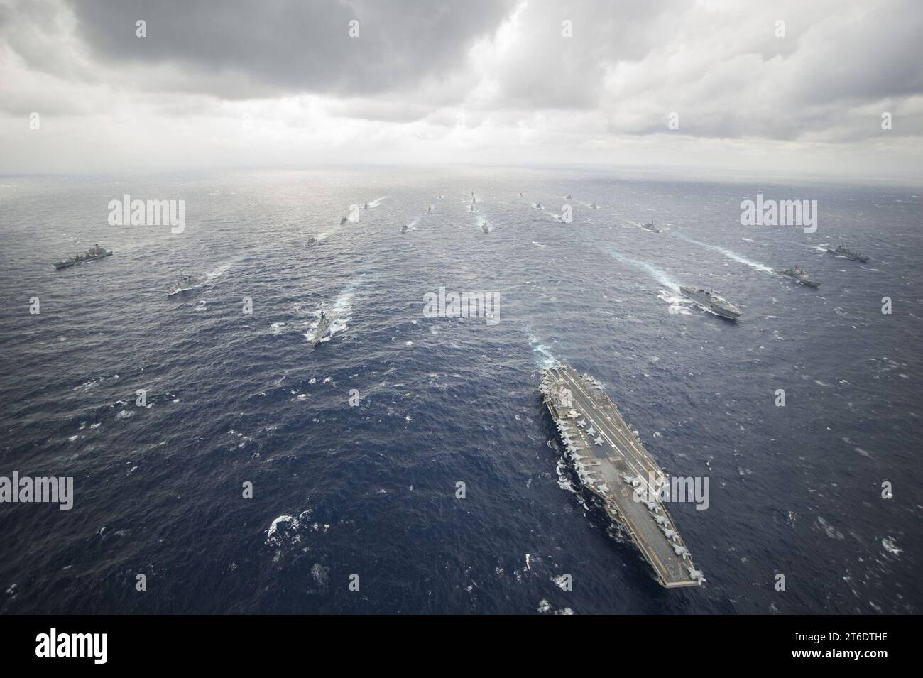 USS George Washington leads the George Washington Carrier Strike Group ...