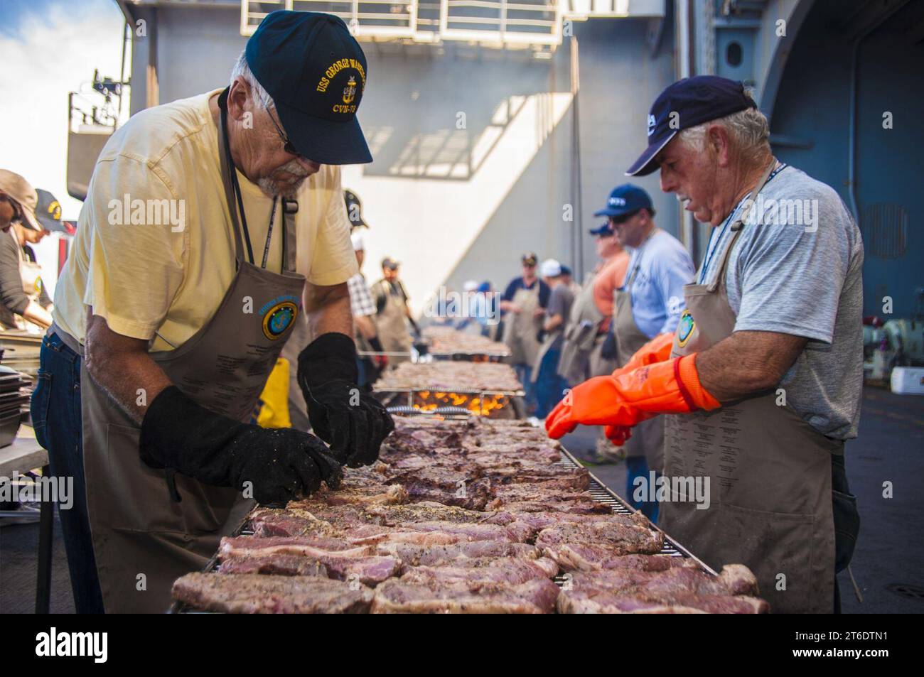 USS George Washington operations 141106 Stock Photo - Alamy