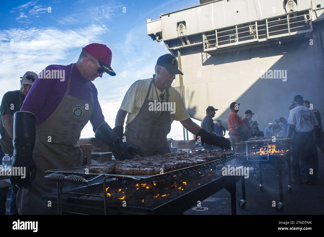 USS George Washington operations 141106 Stock Photo - Alamy