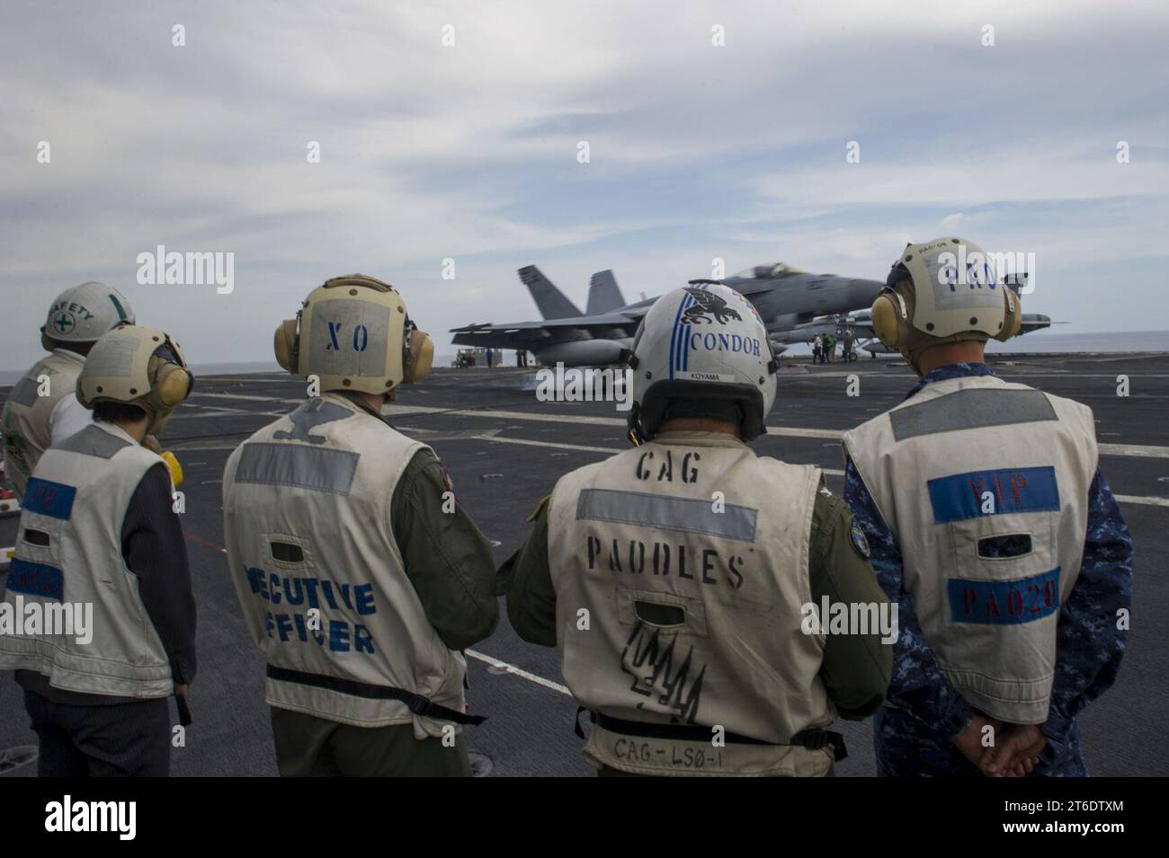 USS George Washington operations 150522 Stock Photo - Alamy