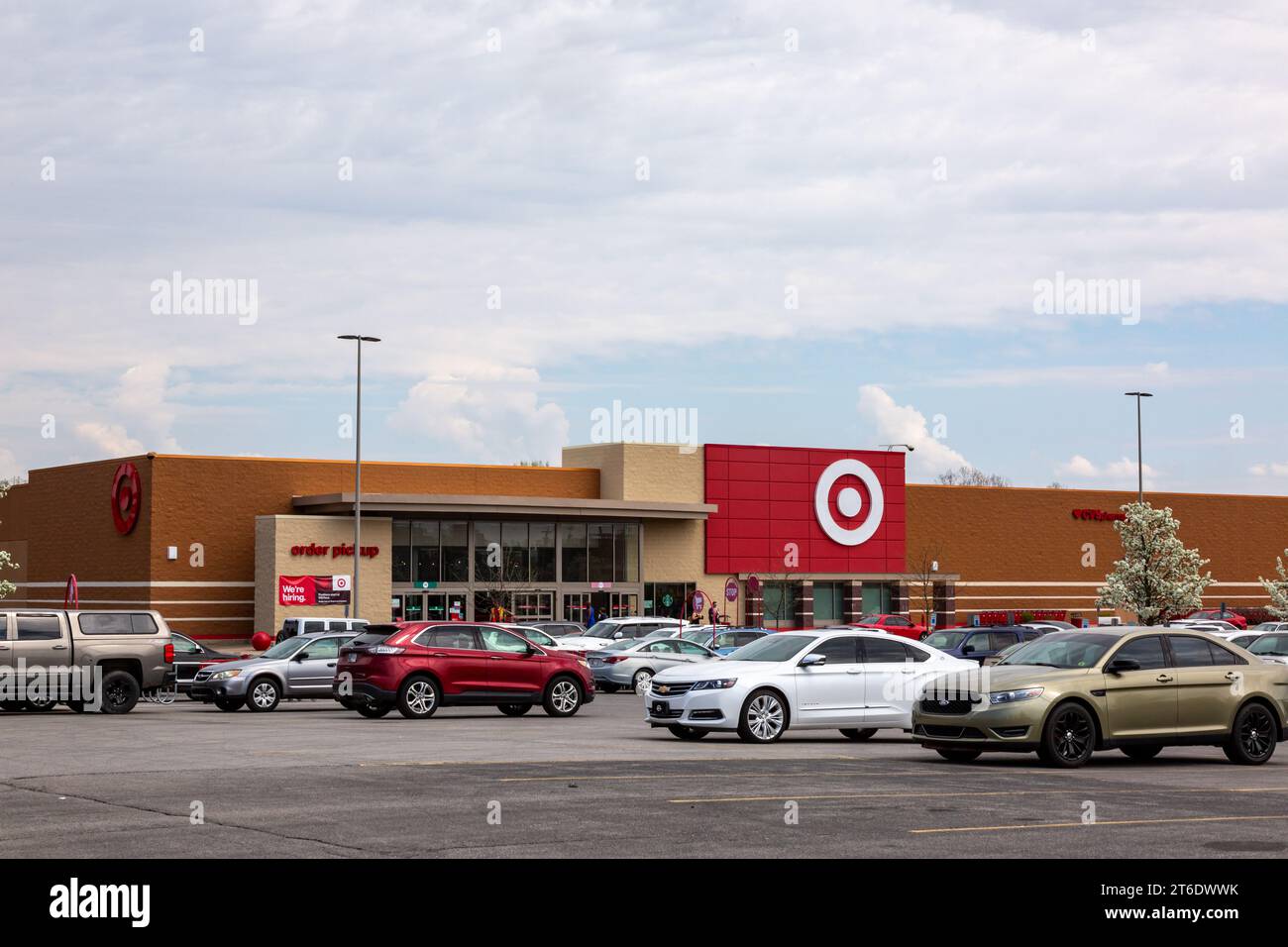 Cars parked in the parking lot in front of the Super Target department ...