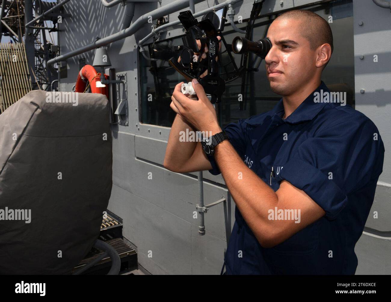 USS GETTYSBURG (CG 64) 131008 Stock Photo - Alamy