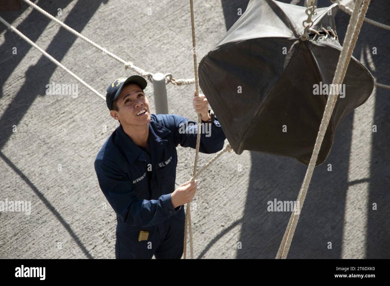 USS GETTYSBURG (CG 64) 140101 Stock Photo - Alamy