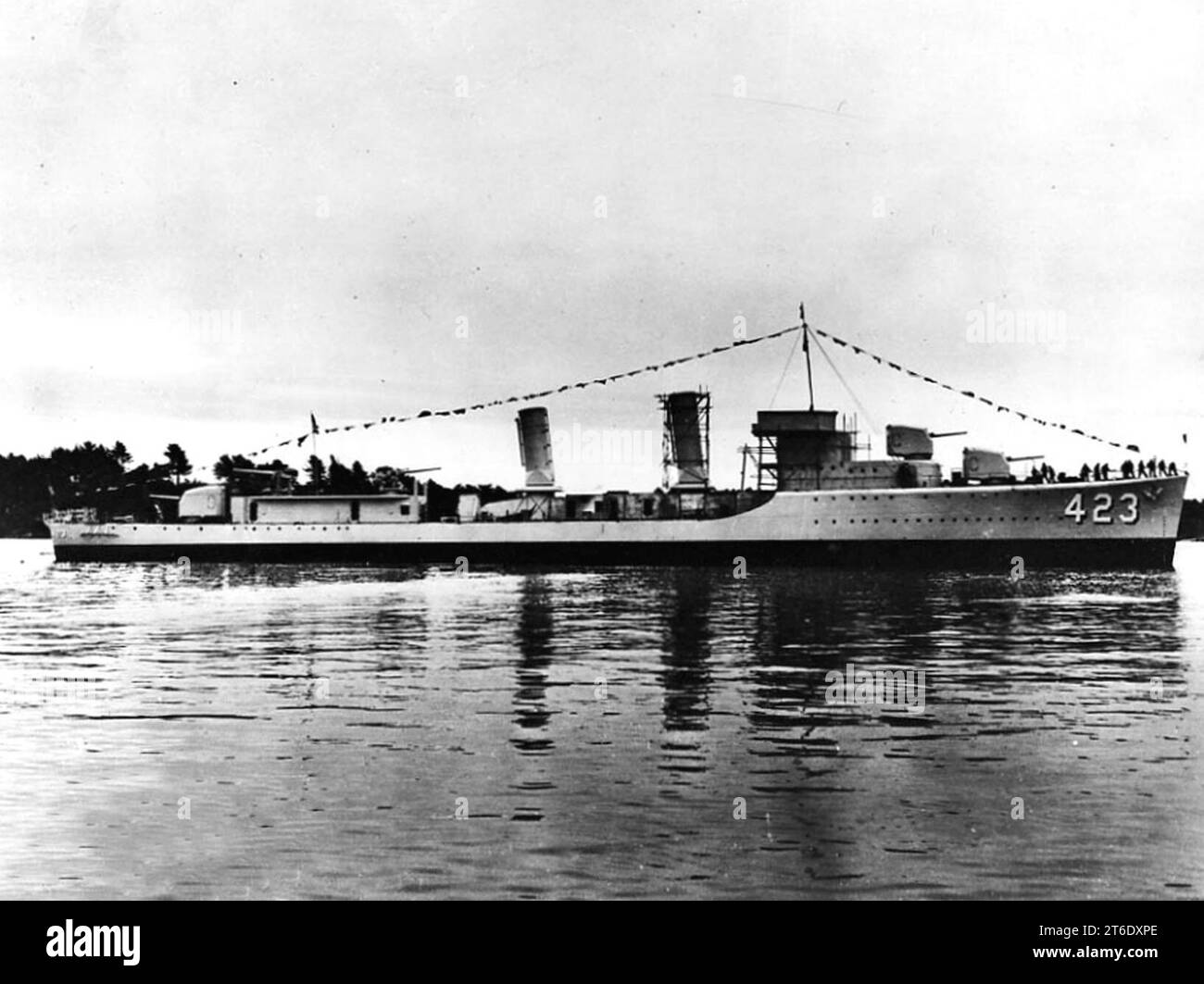 Uss Gleaves Dd 423 Afloat Immediately After Launching In 1939 Stock