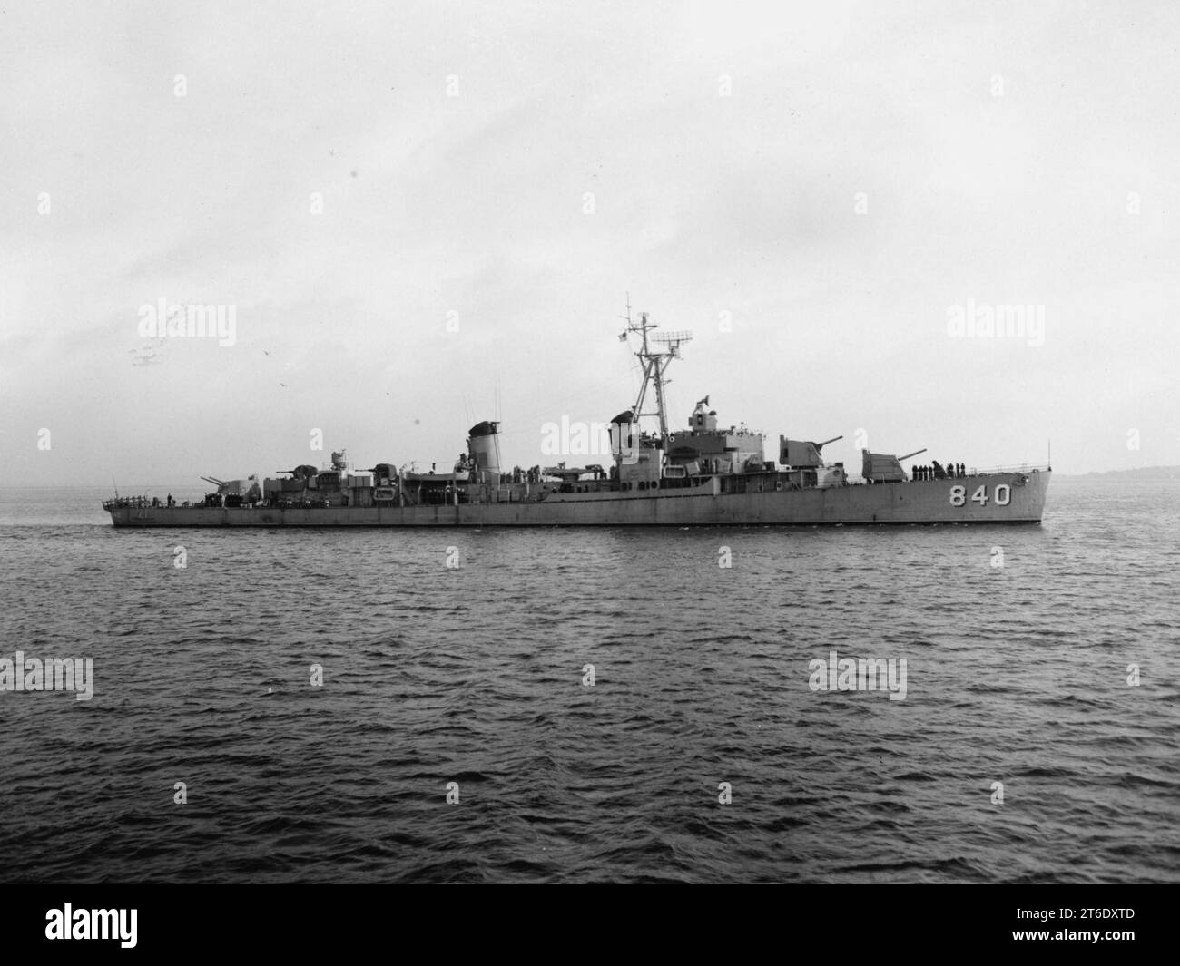 USS Glennon (DD-840) underway in September 1951 Stock Photo - Alamy