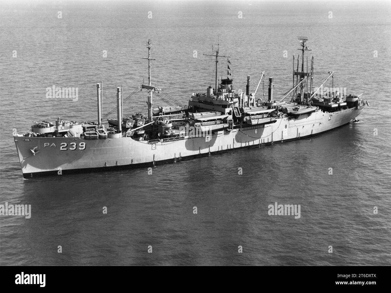 USS Glynn (APA-239) underway, in the 1950s Stock Photo - Alamy