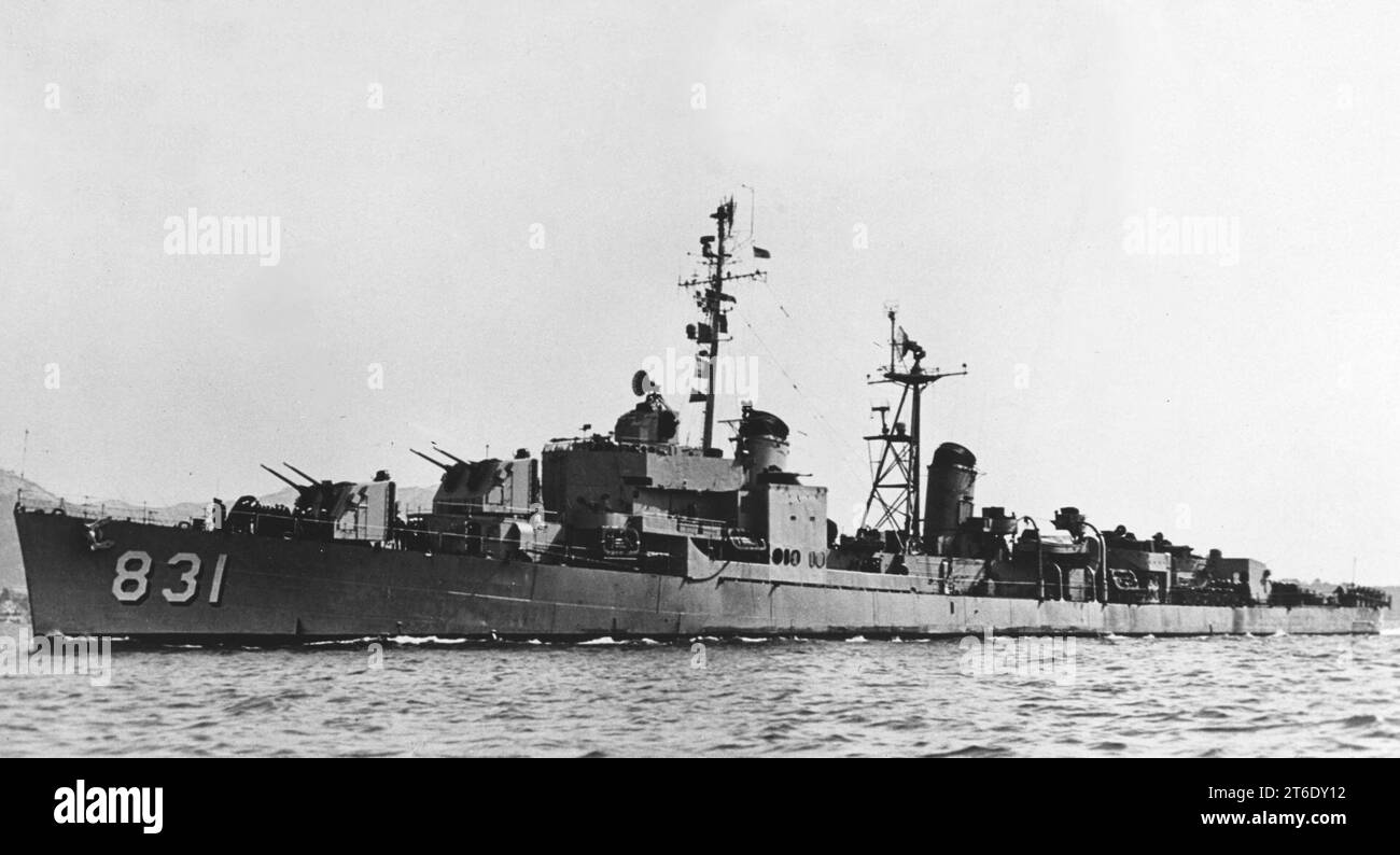 USS Goodrich (DDR-831) underway during the early 1950s Stock Photo - Alamy
