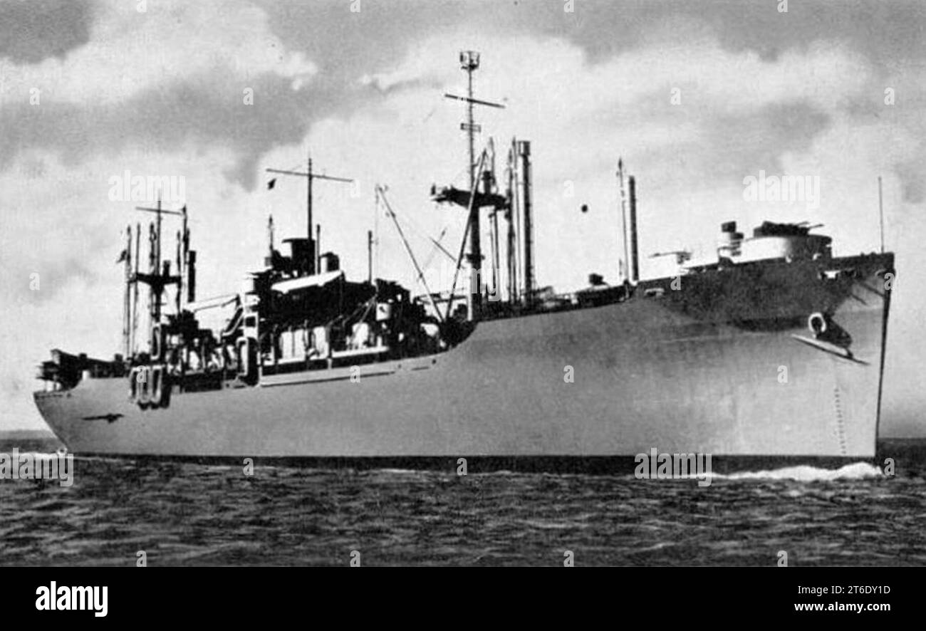USS Gosper (APA-170) underway, circa in October 1944 Stock Photo - Alamy