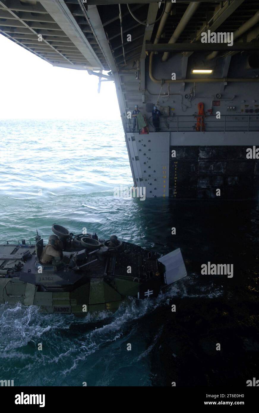 Well deck operations hi-res stock photography and images - Alamy