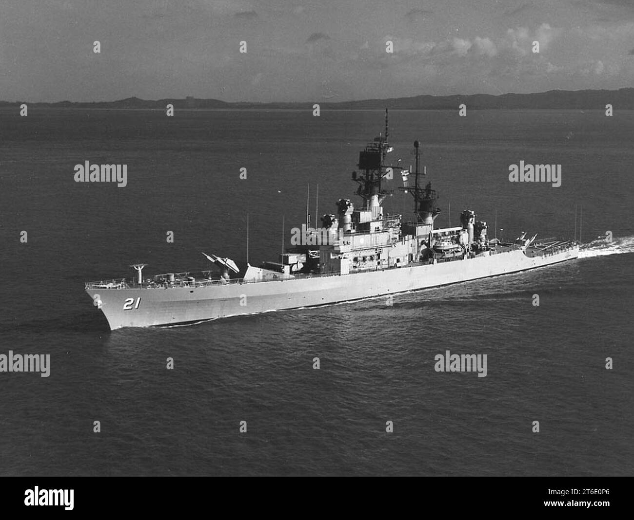 USS Gridley (DLG-21) underway c1975 Stock Photo - Alamy