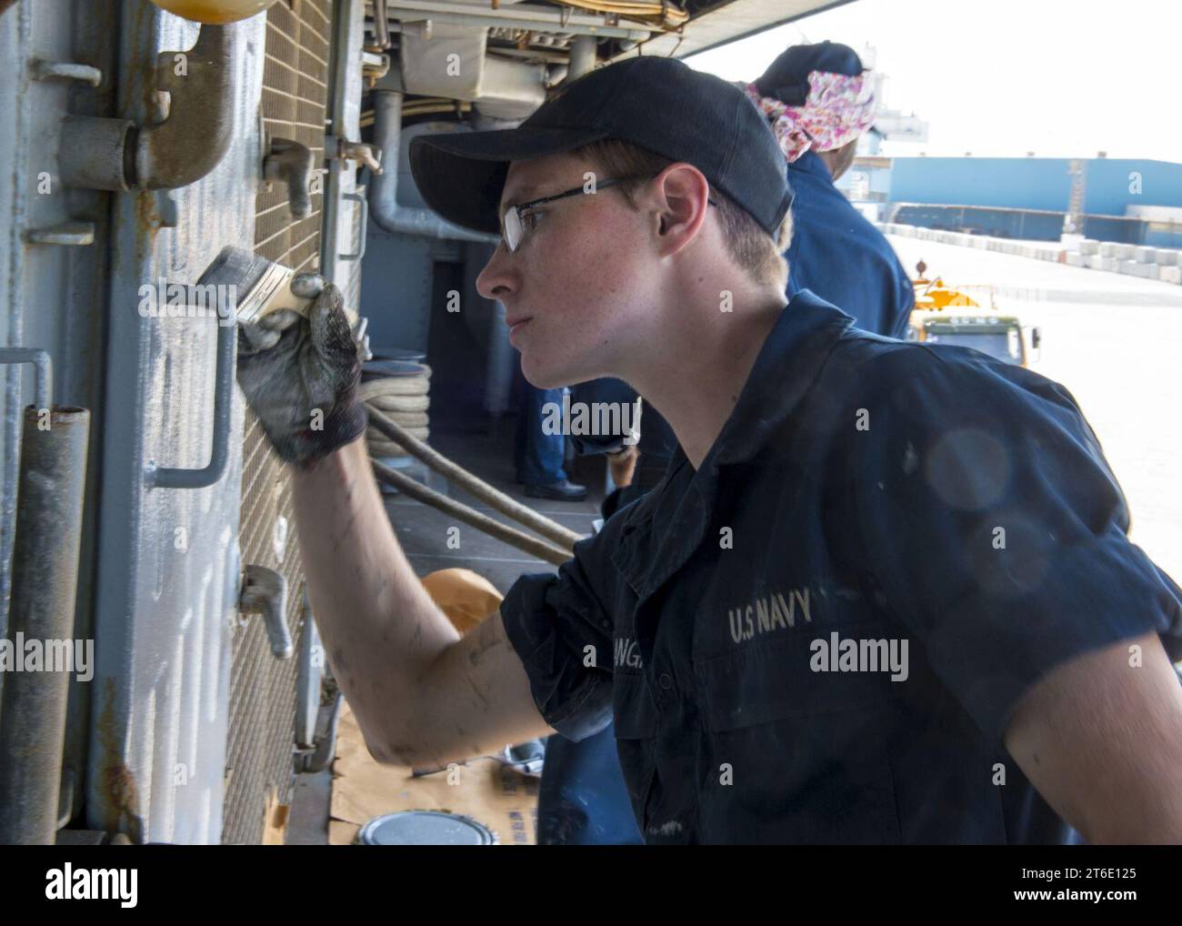 USS Gunston Hall (LSD 44) 140322 Stock Photo - Alamy