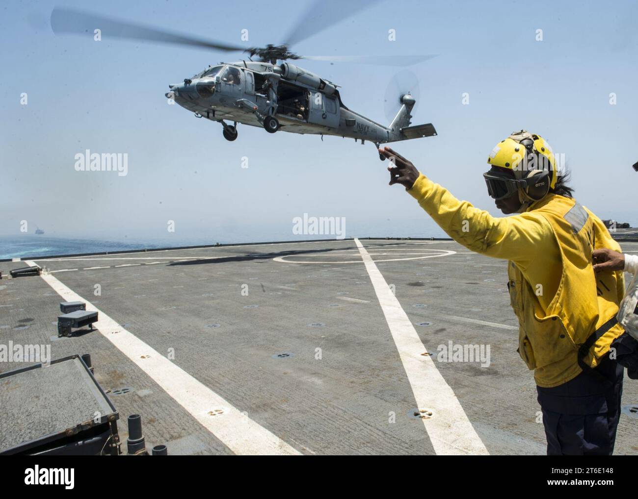 USS Gunston Hall (LSD 44) 140621 Stock Photo - Alamy