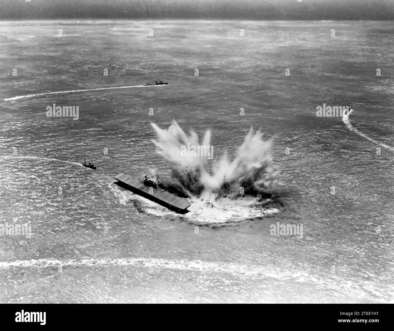 USS Hammann DD-412 sunk-depth charges exploding near Yorktown Stock ...