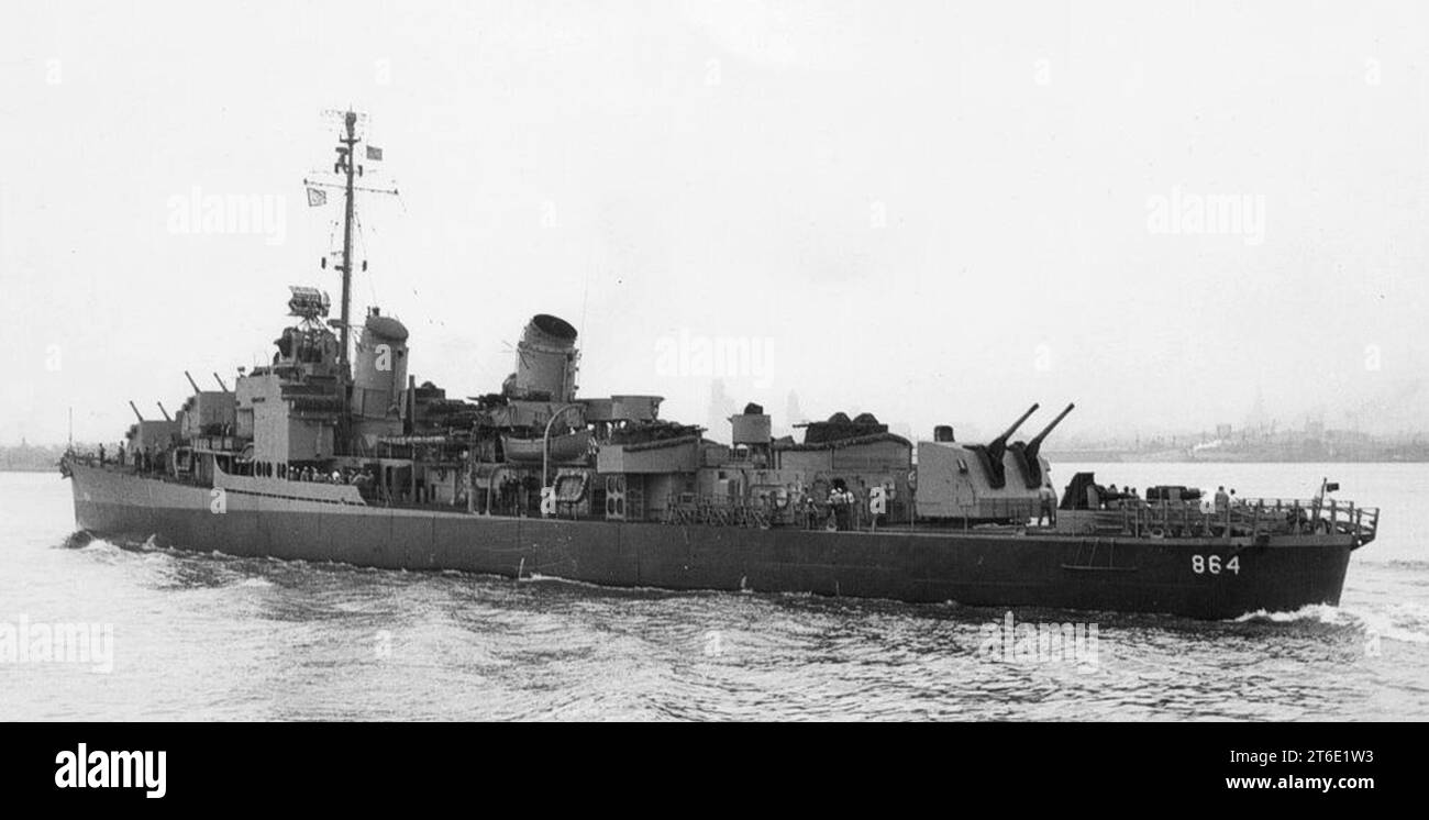 USS Harold J. Ellison (DD-864) underway off Staten Island on 22 June ...