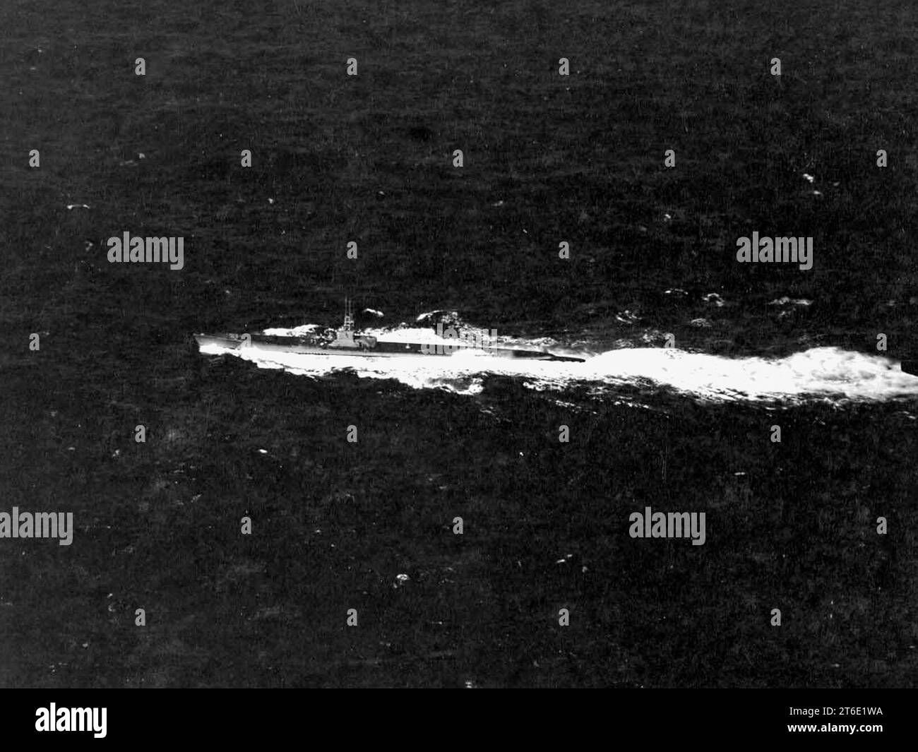 USS Harder (SS-257) underway in the Pacific Ocean, circa 1 April 1944 ...