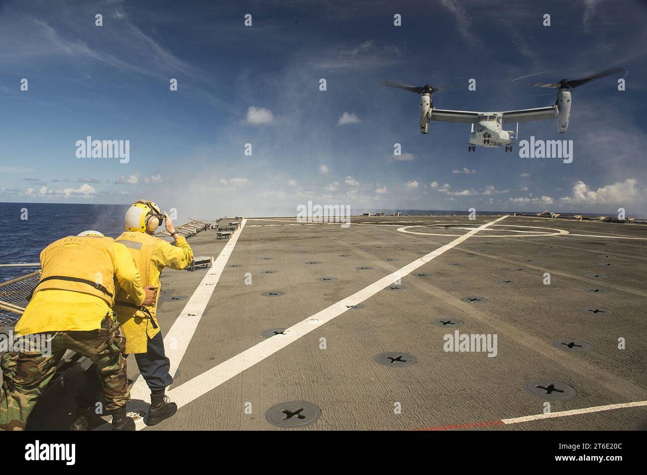 USS Harpers Ferry operations 130905 Stock Photo - Alamy
