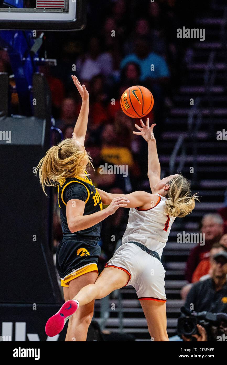 Charlotte, NC, USA. 9th Nov, 2023. Iowa Hawkeyes guard Sydney Affolter ...