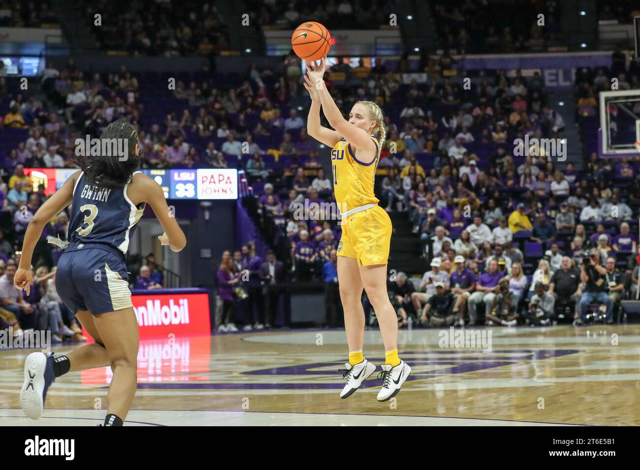 Queens royals womens basketball hi-res stock photography and images - Alamy