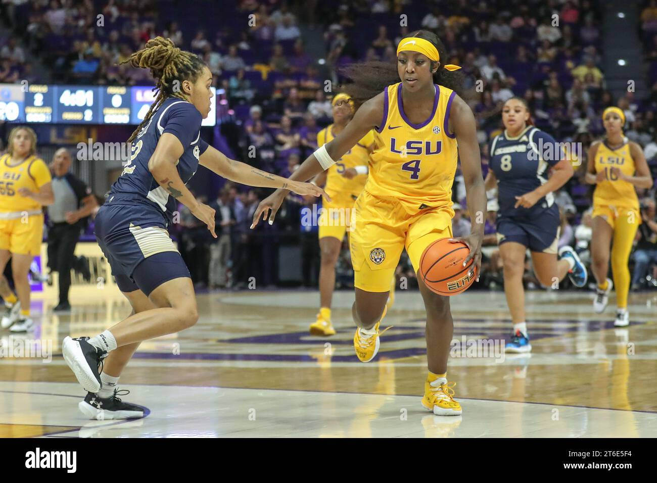 Queens royals womens basketball hi-res stock photography and images - Alamy