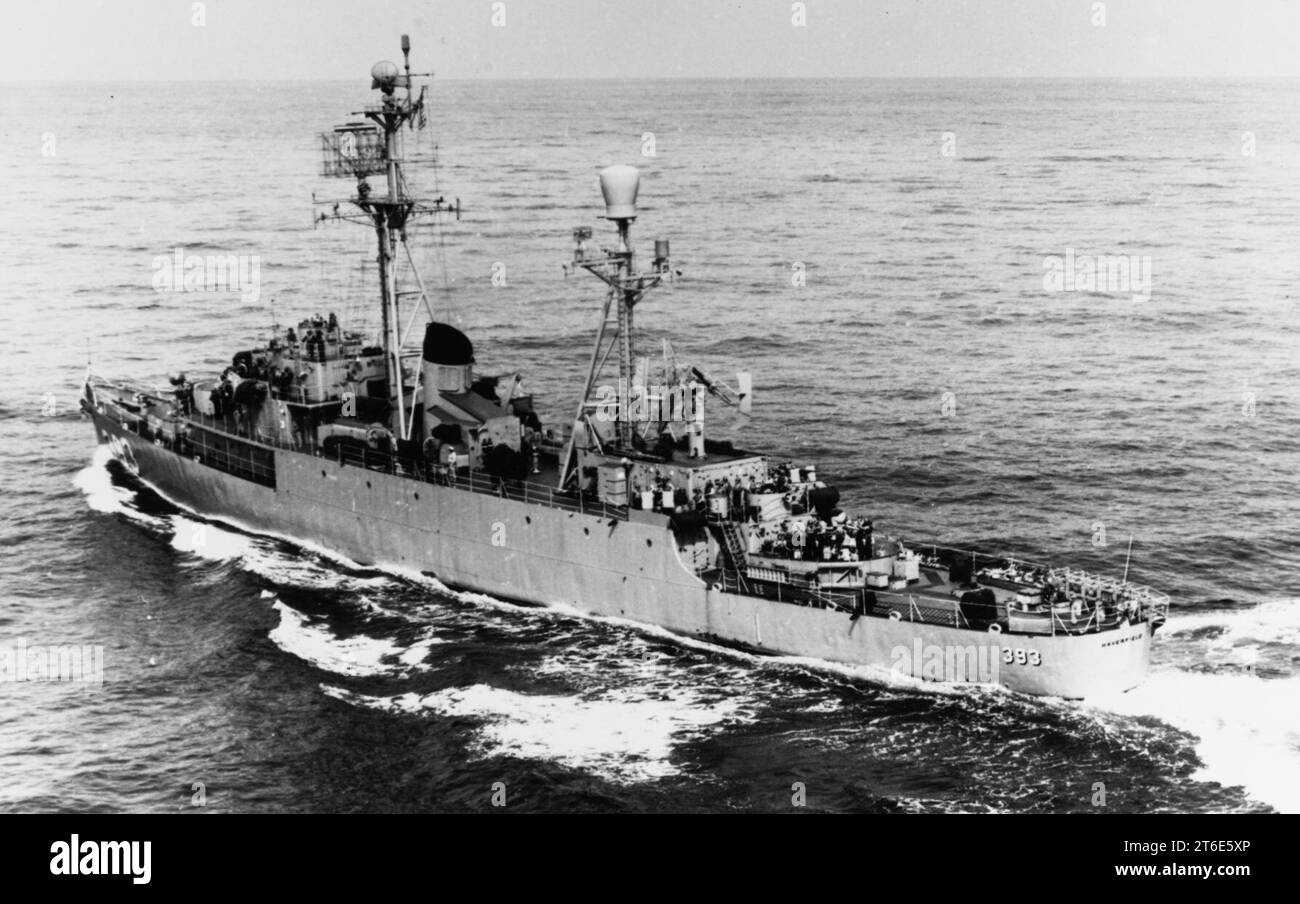 USS Haverfield (DER-393) underway at sea, during the 1950s Stock Photo ...