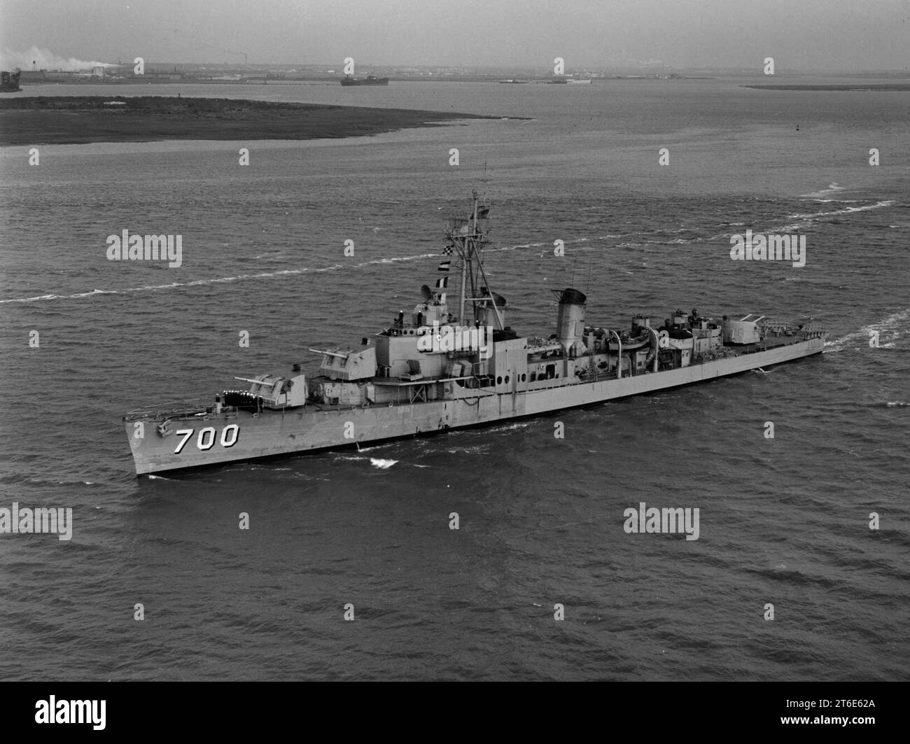 USS Haynsworth (DD-700) underway on 3 July 1953 Stock Photo - Alamy