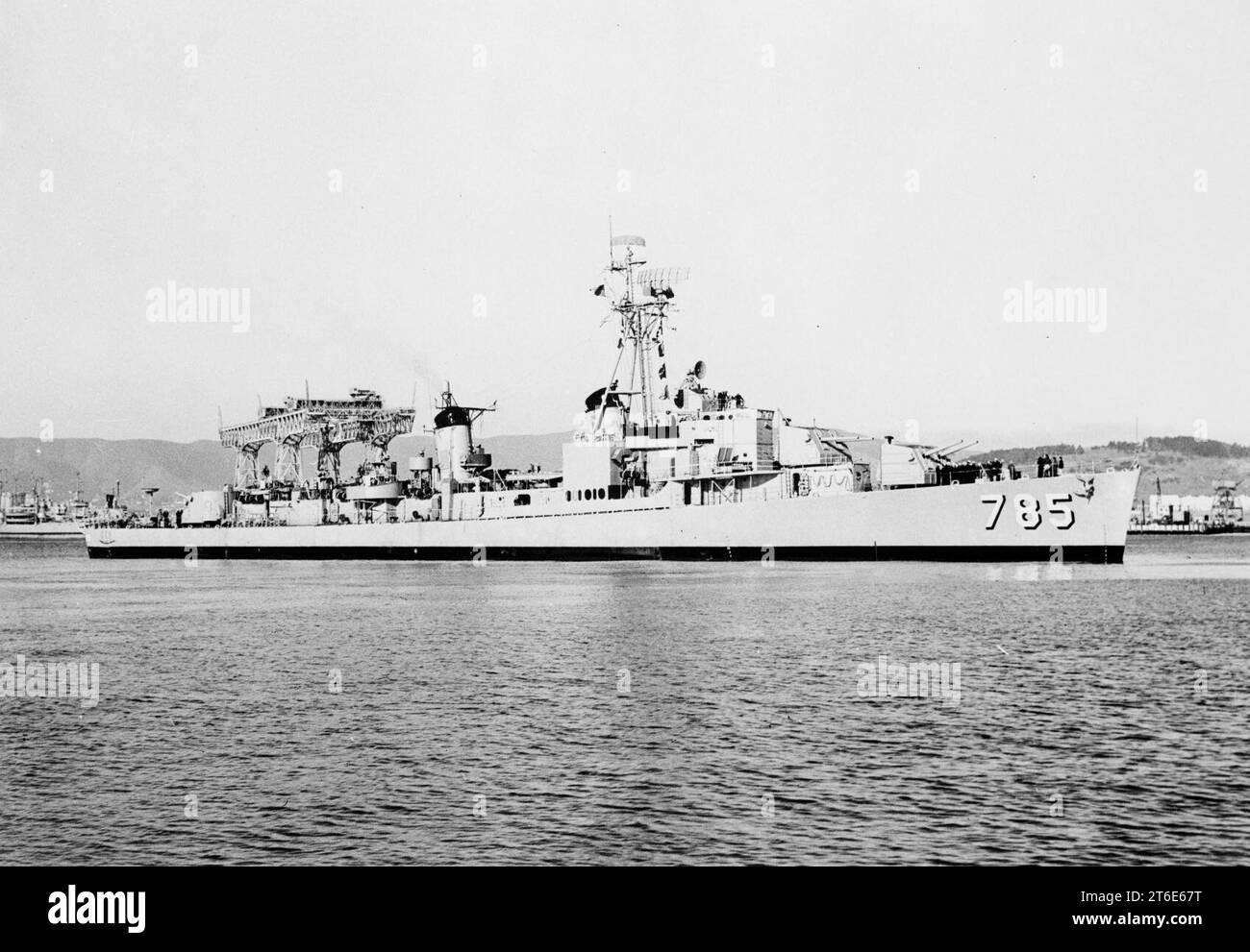 USS Henderson (DD-785) off the San Francisco Naval Shipyard on 20 June ...