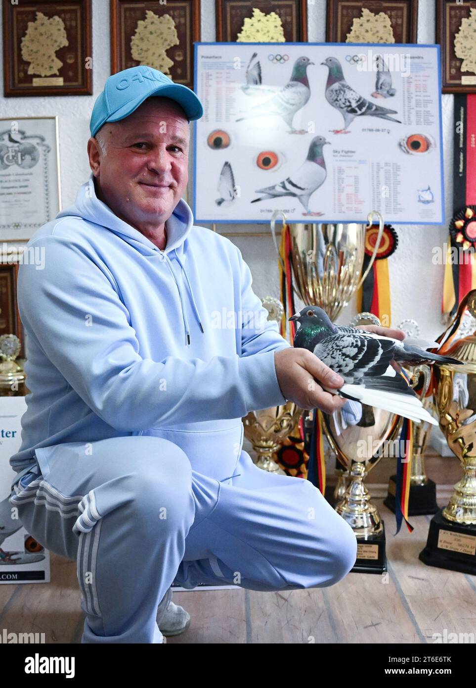 PRODUCTION - 30 October 2023, Baden-Württemberg, Königsbach-Stein ...