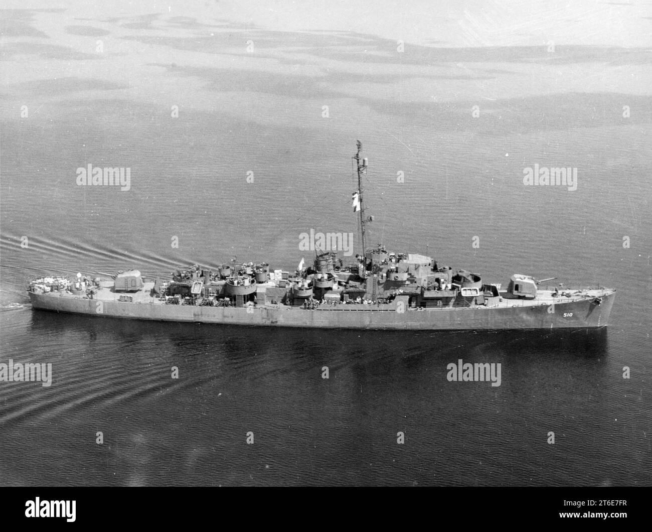USS Heyliger (DE-510) off New York City (USA) on 9 April 1945 Stock ...