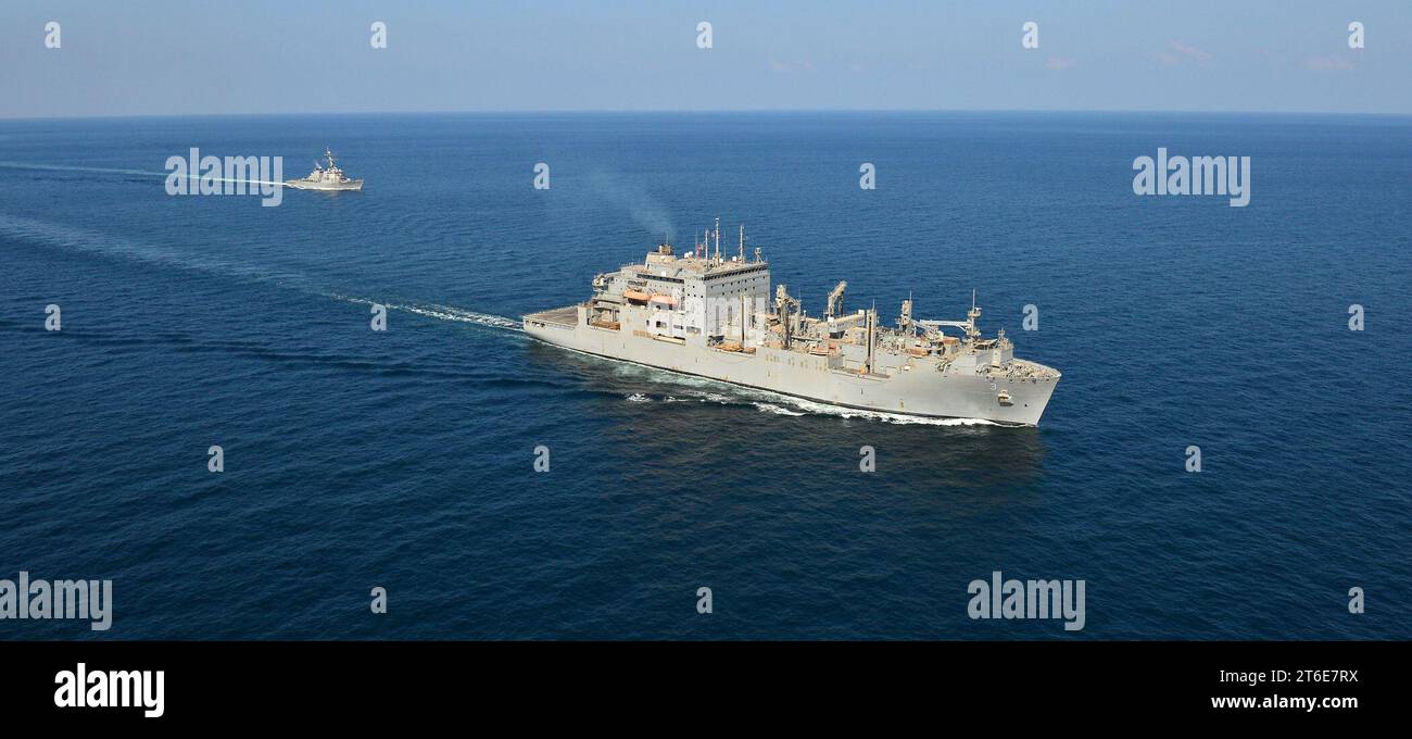 USS HOPPER (DDG 70) 131116 Stock Photo - Alamy